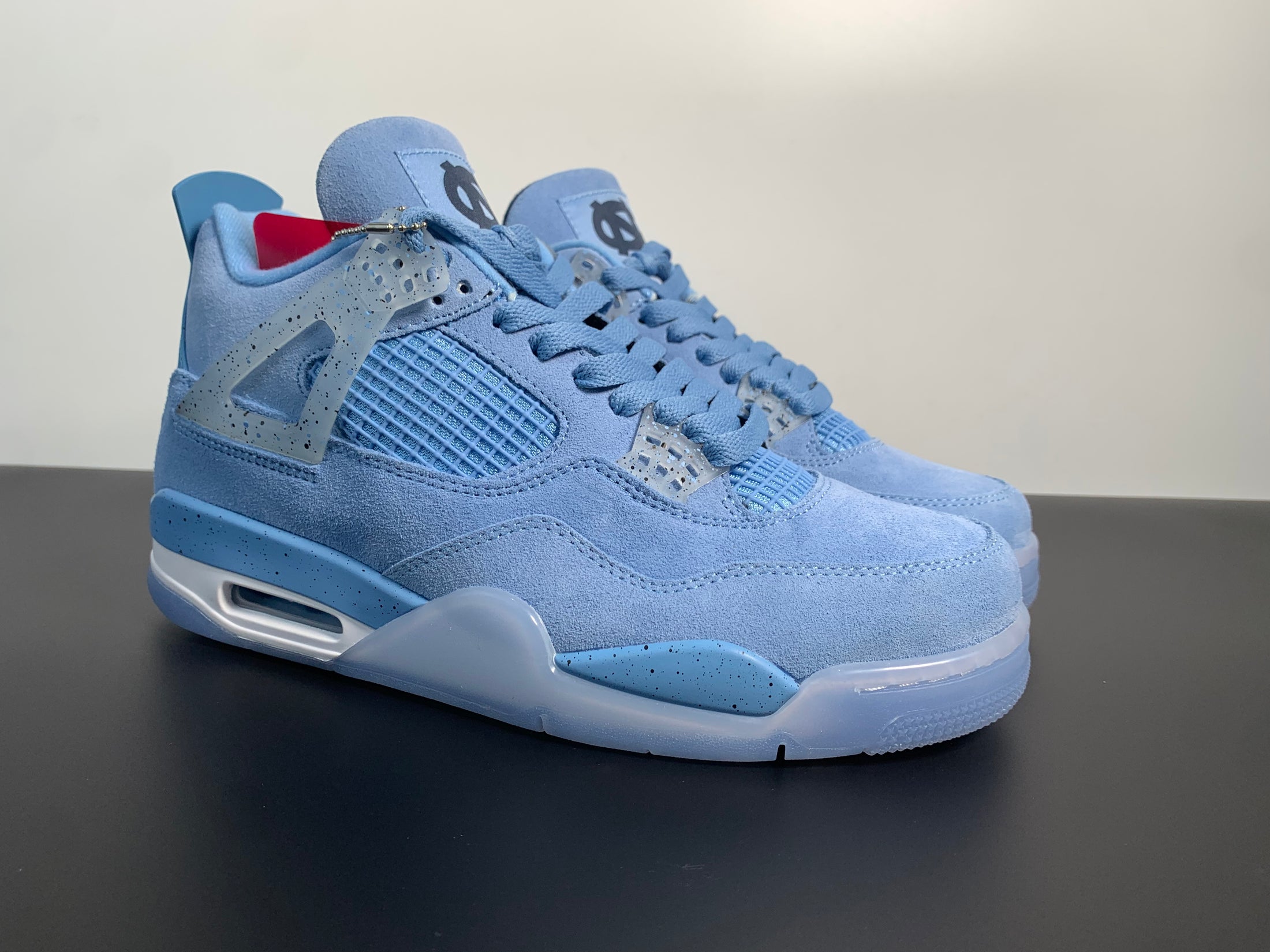 Air Jordan 4 Retro “UNC” PE Tar Heels – WOWJAY