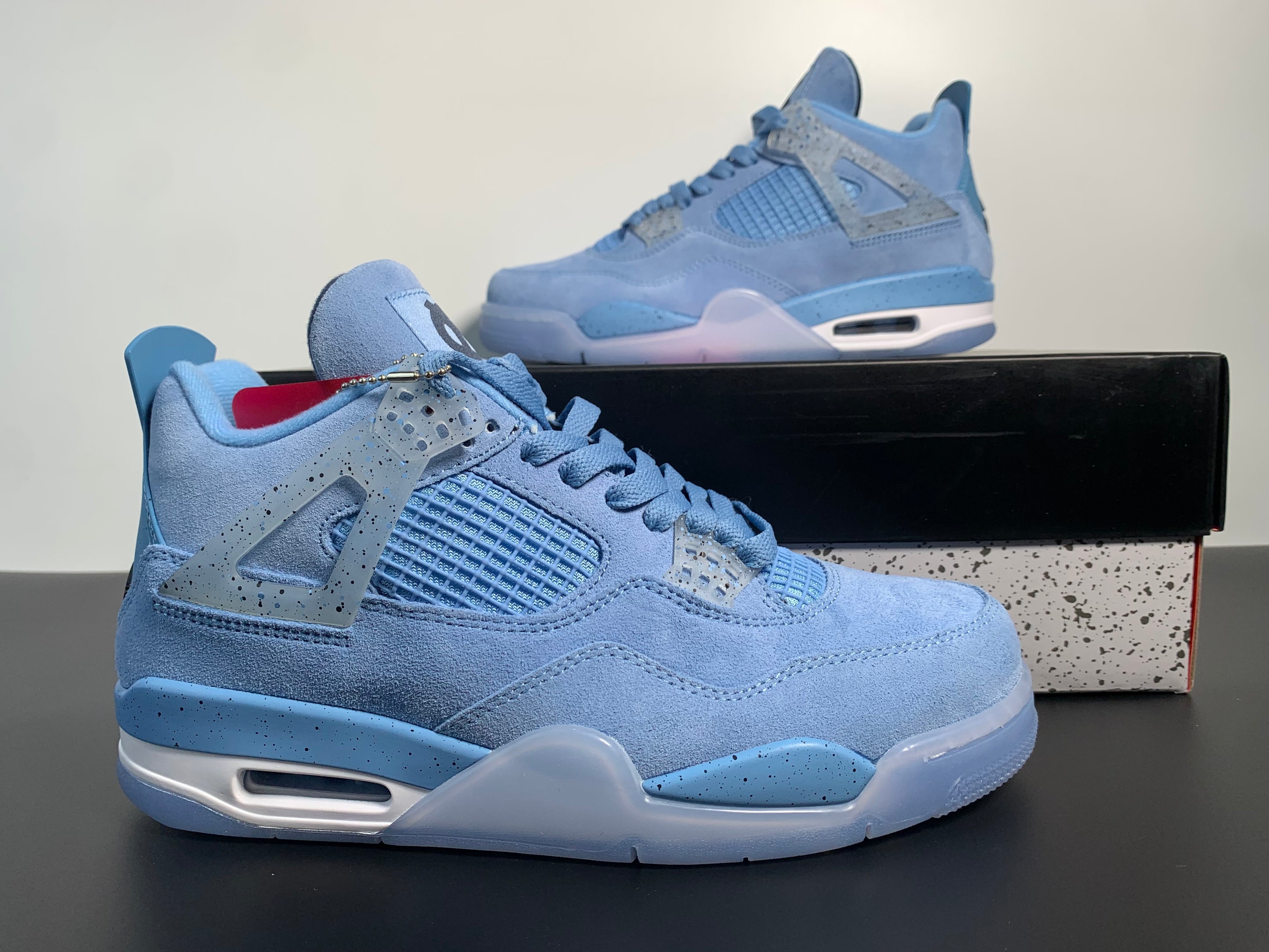 Air Jordan 4 Retro “UNC” PE Tar Heels – WOWJAY
