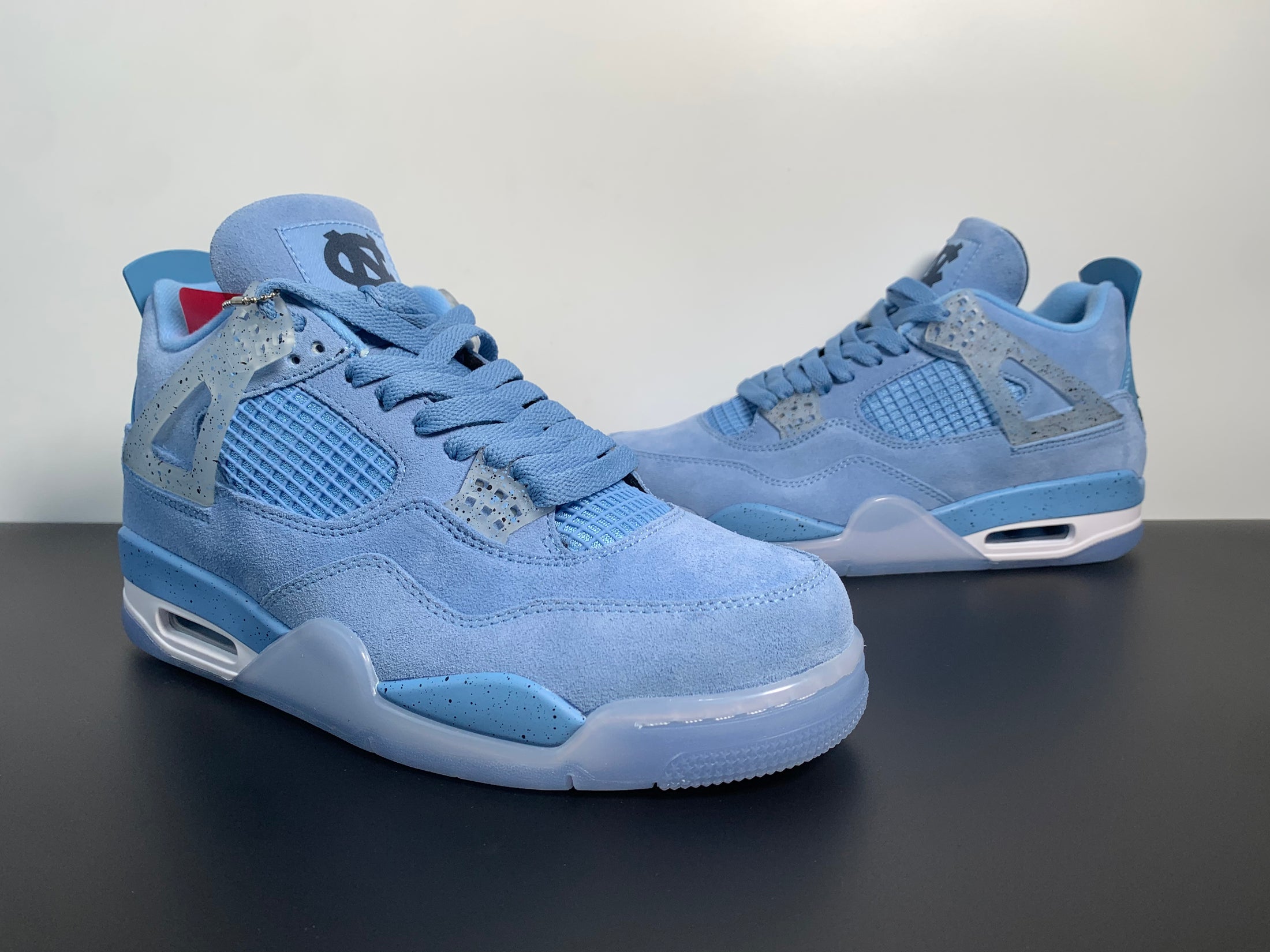 Air Jordan 4 Retro “UNC” PE Tar Heels – WOWJAY