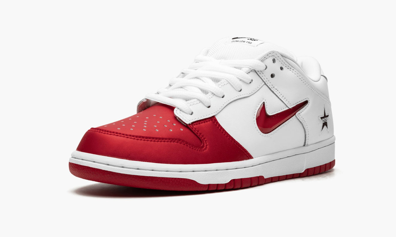 SB Dunk Low "Supreme - Jewel Swoosh Red/White" – WOWJAY